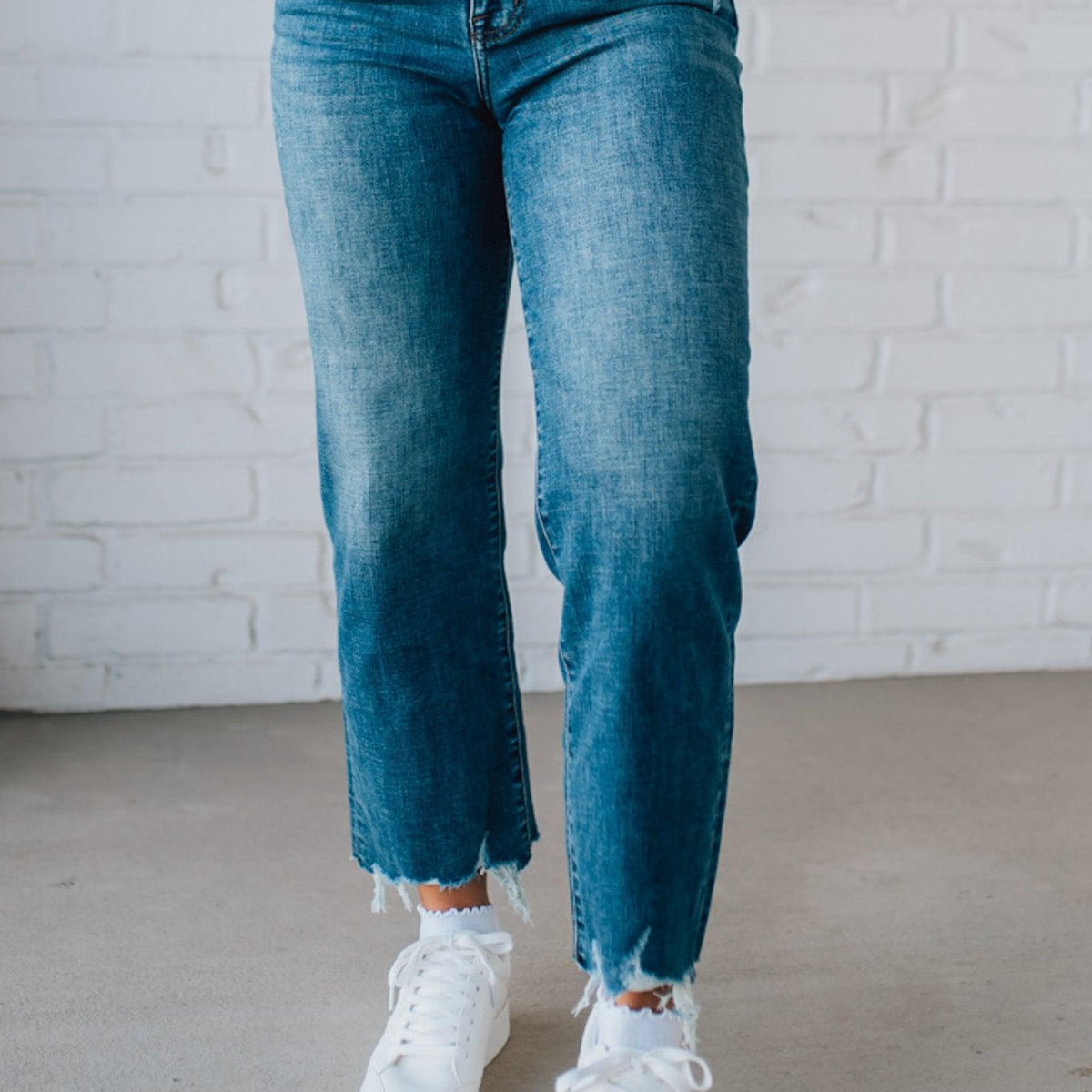 Charlie Crop Hem Jeans | Frayed Medium Wash – RubyClaire Boutique